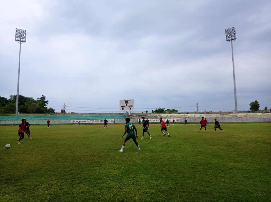 Persebaya Surabaya Latihan di Gelora Joko Samudro Gresik