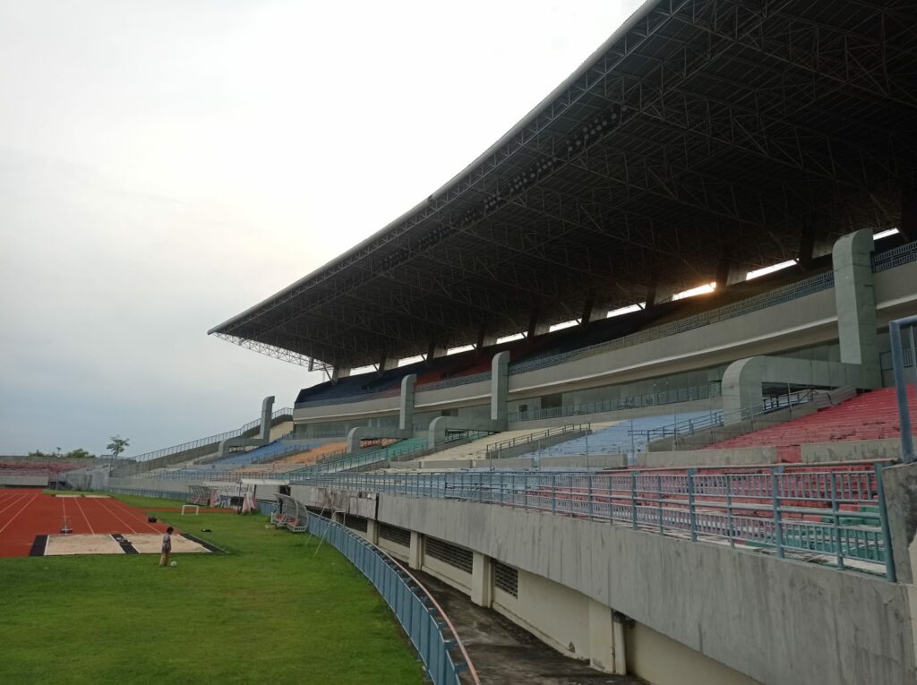 Persebaya Surabaya Latihan di Gelora Joko Samudro Gresik
