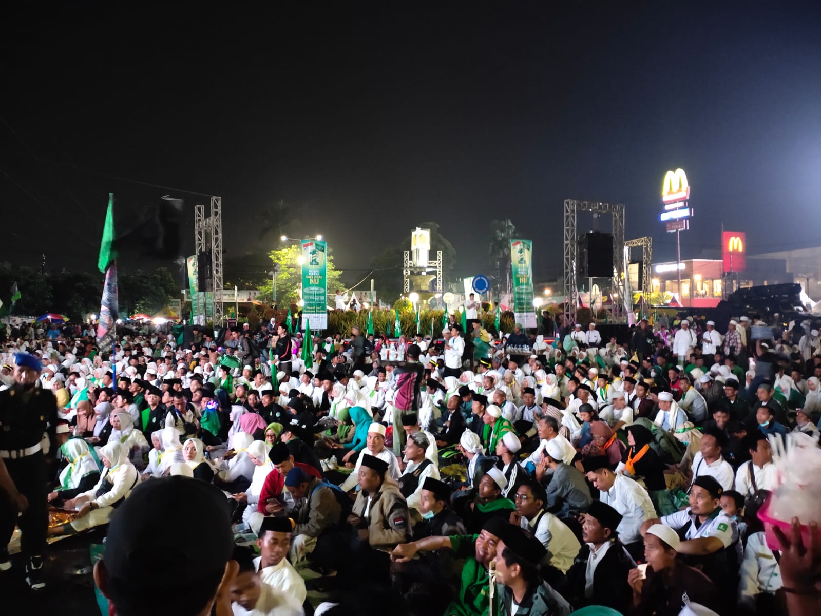 Lailatul Qariah dalam Rangka Harlah 1 Abad NU - suara surabaya Lailatul Qariah dalam Rangka Harlah 1 Abad NU - suara surabaya