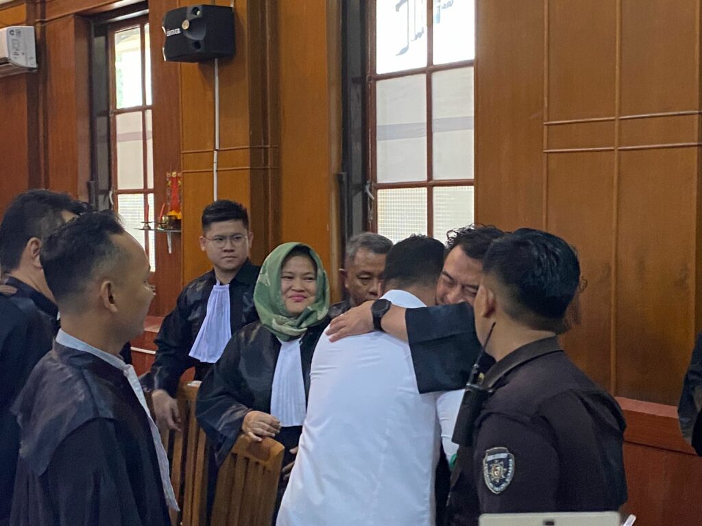 Sidang Vonis Terdakwa Polisi Tragedi Kanjuruhan - Suara Surabaya