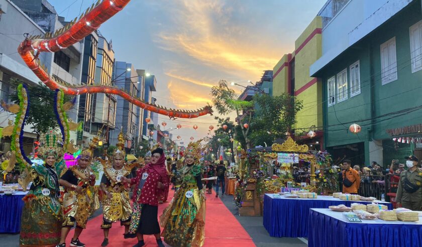 Kharisma Festival Rujak Uleg Surabaya - Suara Surabaya