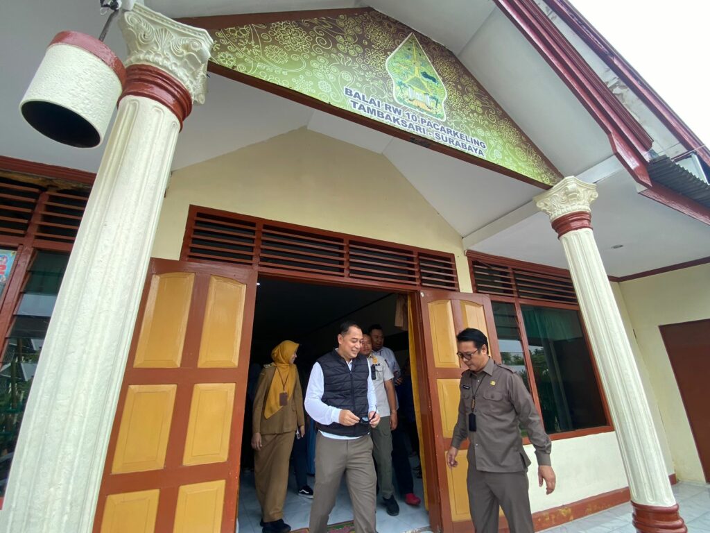 Wali Kota Surabaya Sidak Pelayanan Balai RW - Suara Surabaya