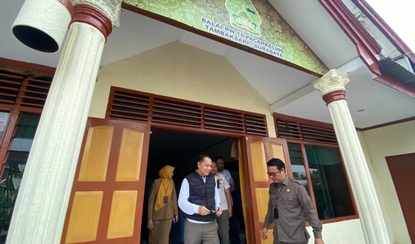Wali Kota Surabaya Sidak Pelayanan Balai RW - Suara Surabaya Wali Kota Surabaya Sidak Pelayanan Balai RW - Suara Surabaya
