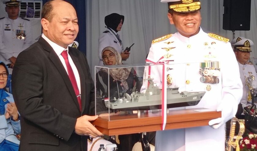 Shipnaming Dua Kapal Cepat Rudal di Dermaga Semenanjung Barat - Suara ... Shipnaming Dua Kapal Cepat Rudal di Dermaga Semenanjung Barat - Suara ...