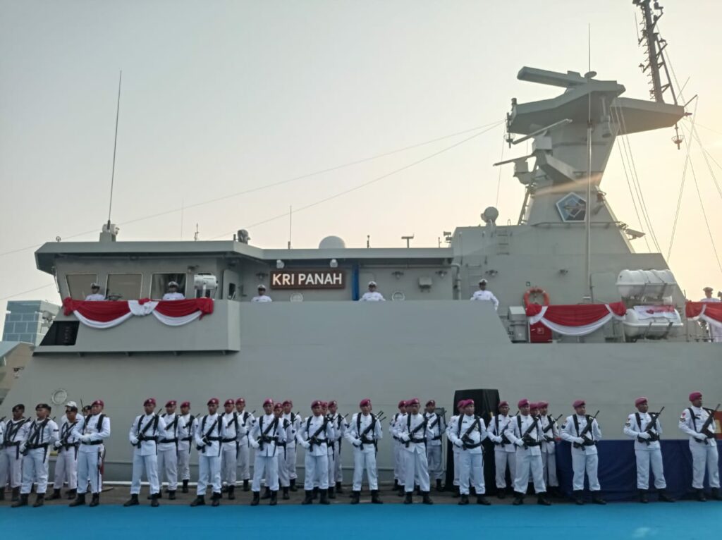 Shipnaming Dua Kapal Cepat Rudal di Dermaga Semenanjung Barat - Suara ... Shipnaming Dua Kapal Cepat Rudal di Dermaga Semenanjung Barat - Suara ...