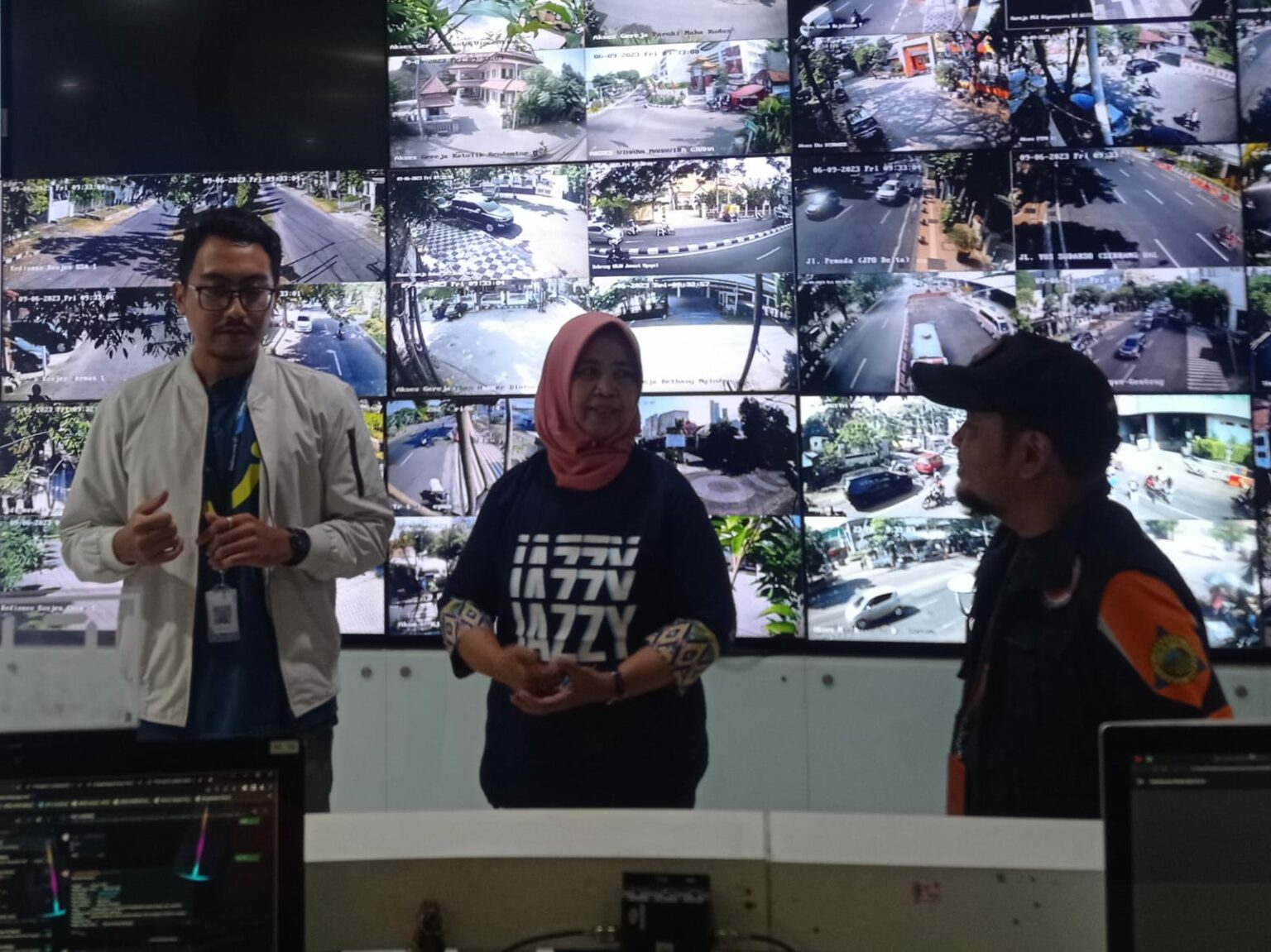 Peringati HUT Ke-40, Suara Surabaya Berbagi Kebahagiaan bersama Command ...