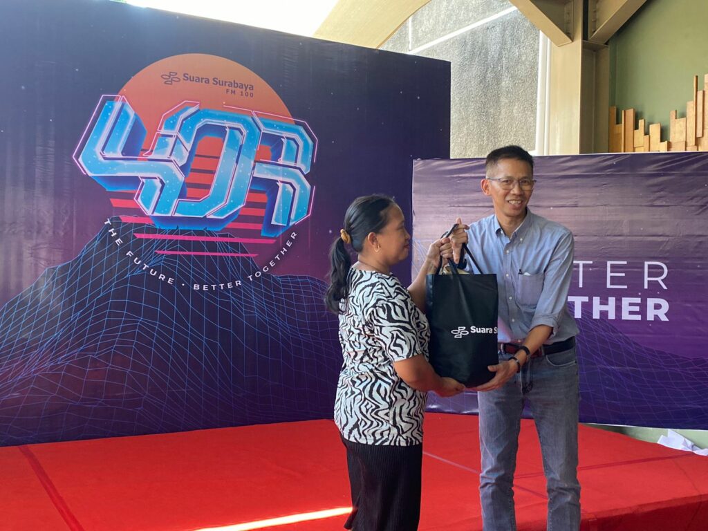 Berbagi Bahagia Jelang 40 Tahun Suara Surabaya - Suara Surabaya