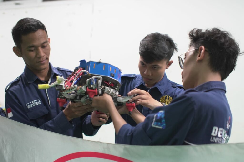 Lima Tim Robot Wakili Unesa Pada KRI Tingkat Nasional