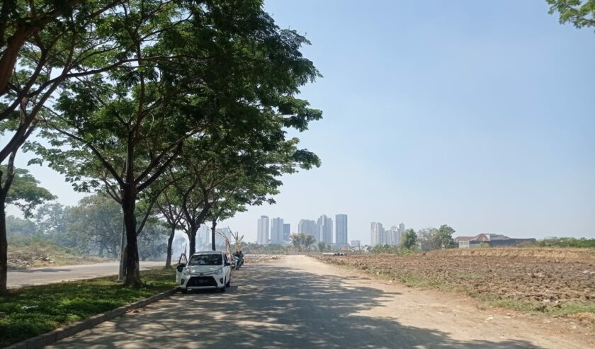 Pembersihan Tanah Bakal Radial Road Surabaya Barat - Suara Surabaya