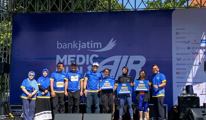 Medic Air Run: Keliling Gedung Heritage di Surabaya