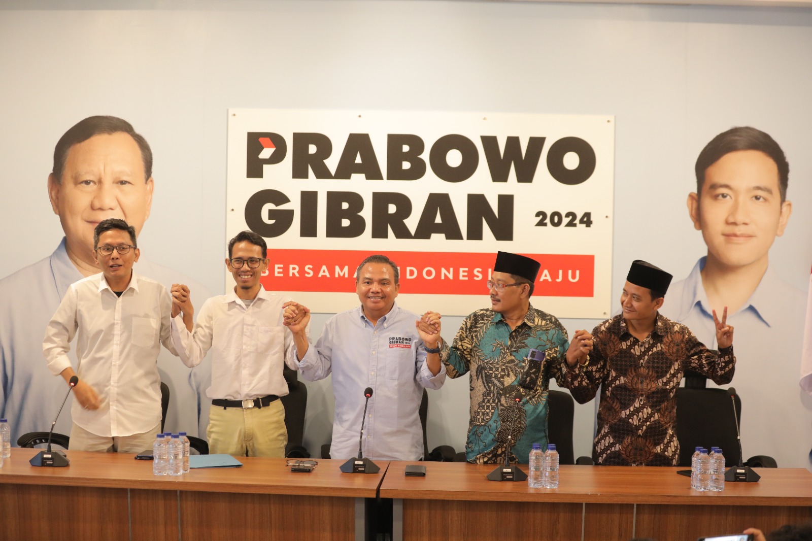 Banyak Relawan Anies Dan Ganjar Migrasi Dukungan Tkn Makin Optimis