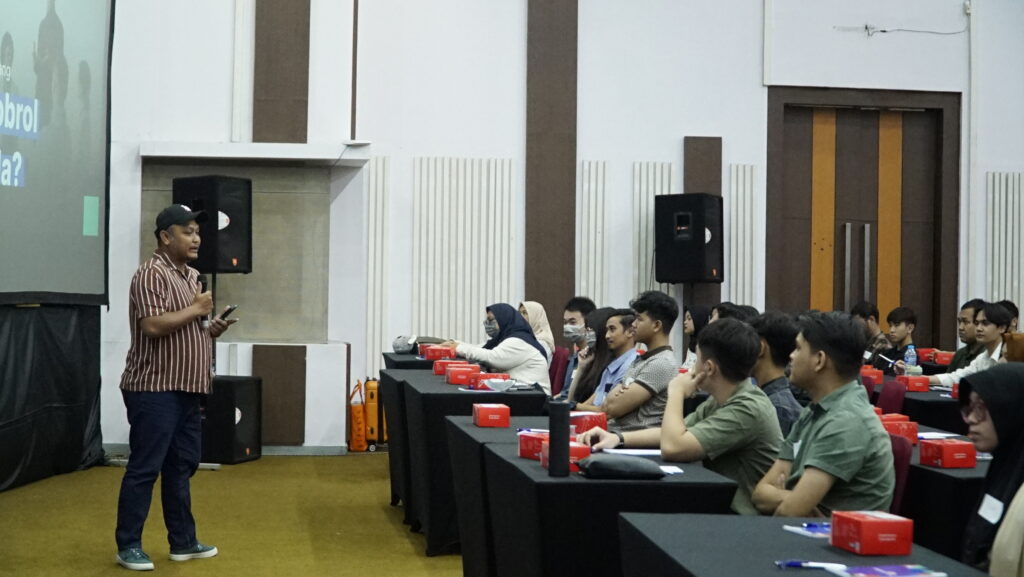 Suara Surabaya Academy "Jago Ngomong: Bukan Tong Kosong"