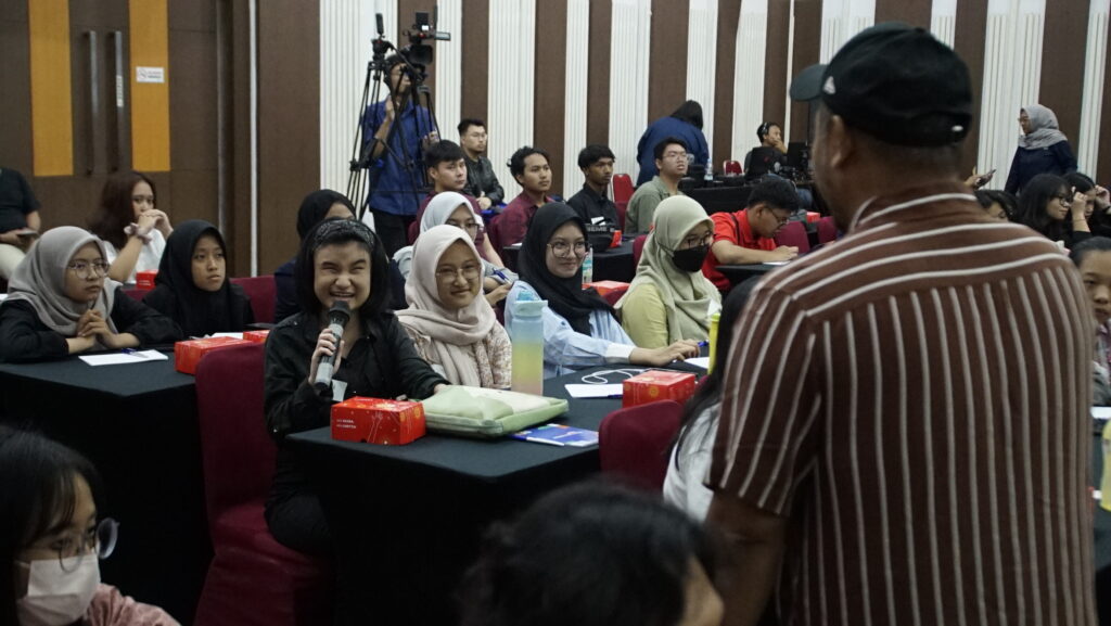 Suara Surabaya Academy "Jago Ngomong: Bukan Tong Kosong"