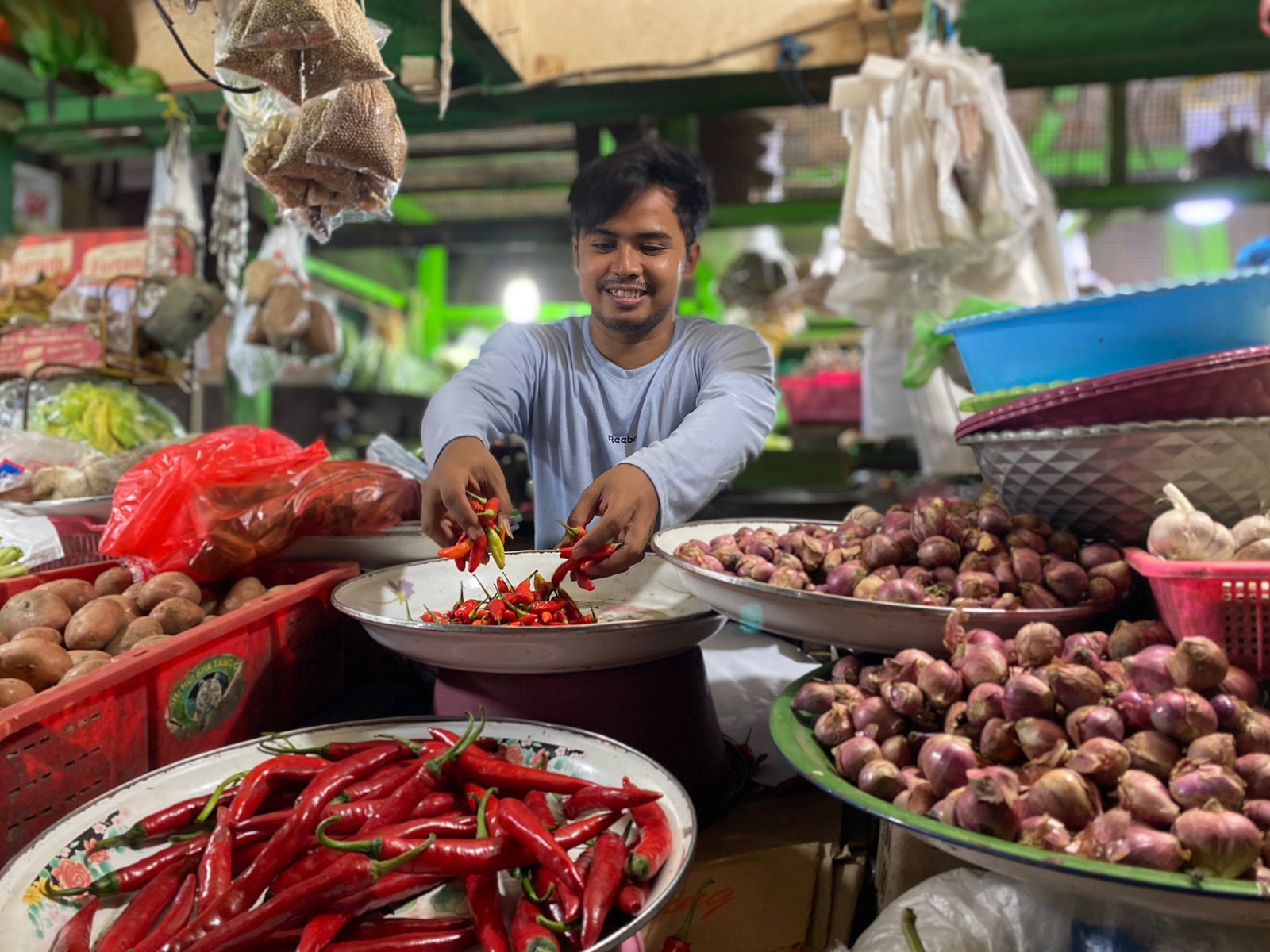 Pemkot Surabaya Waspadai Lonjakan Harga Lima Bahan Pokok Jelang Ramadan ... Pemkot Surabaya Waspadai Lonjakan Harga Lima Bahan Pokok Jelang Ramadan ...