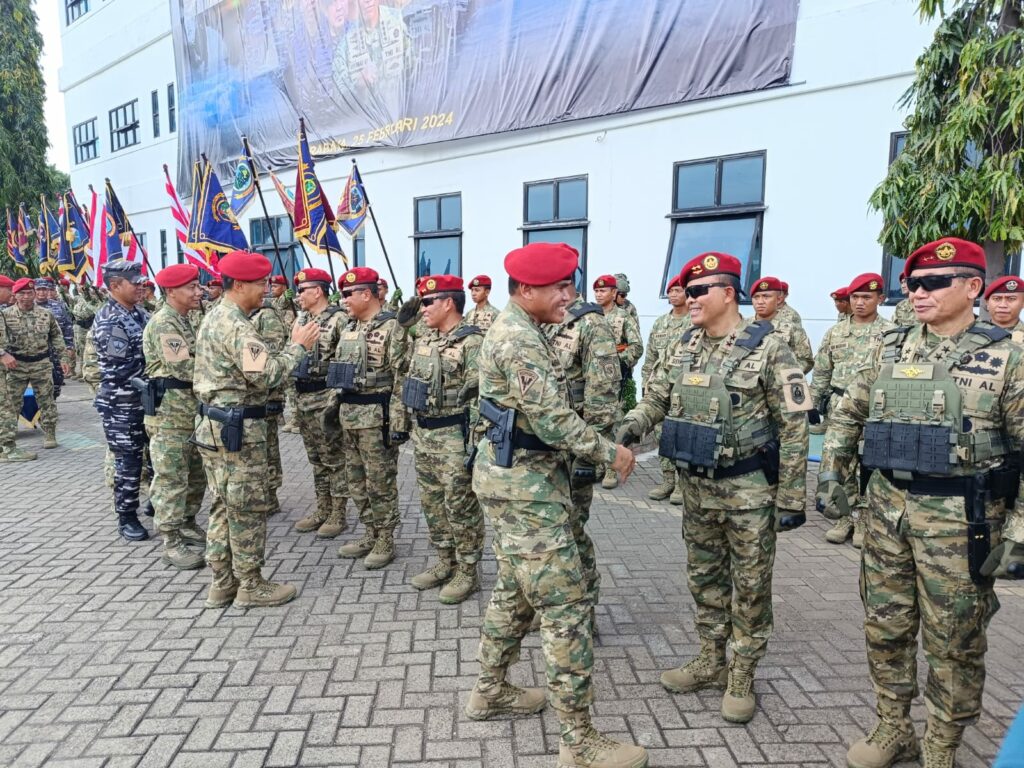 Kasal Sematkan Brevet Kehormatan Kopaska Ke 8 Perwira Tinggi Tni Al