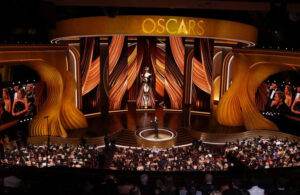 Billie Eilish Kenakan Pin Merah Bermakna Cease Fire Gaza di Oscar 2024