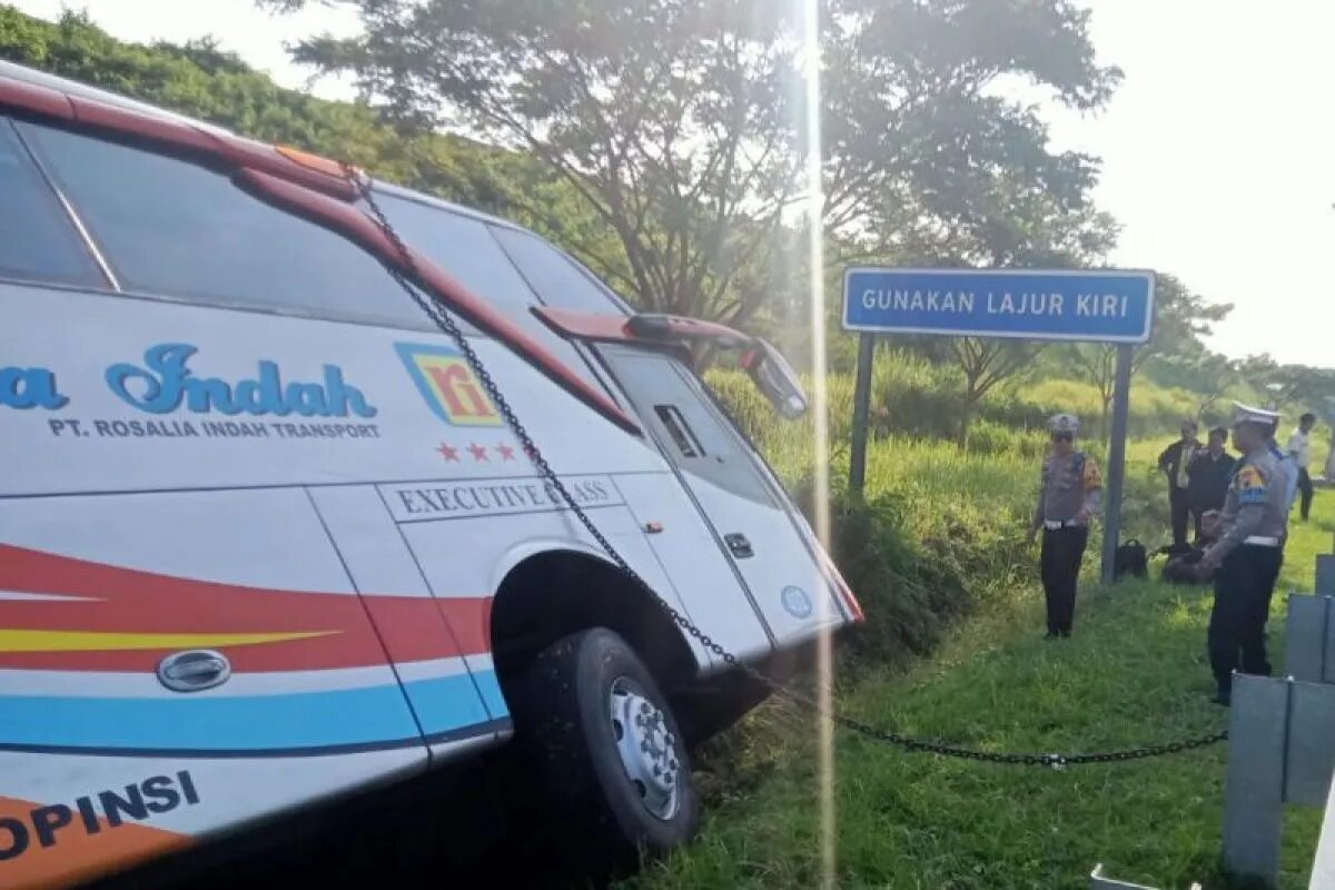 Kondektur Rosalia Indah Ikut Jadi Korban Meninggal dalam Kecelakaan Tol ... Kondektur Rosalia Indah Ikut Jadi Korban Meninggal dalam Kecelakaan Tol ...