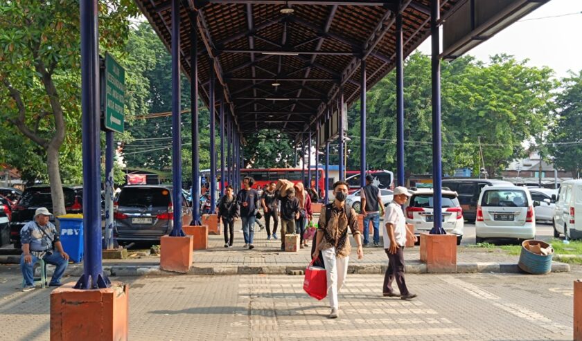 Terminal Purabaya di Awal Masa Mudik Lebaran - Suara Surabaya