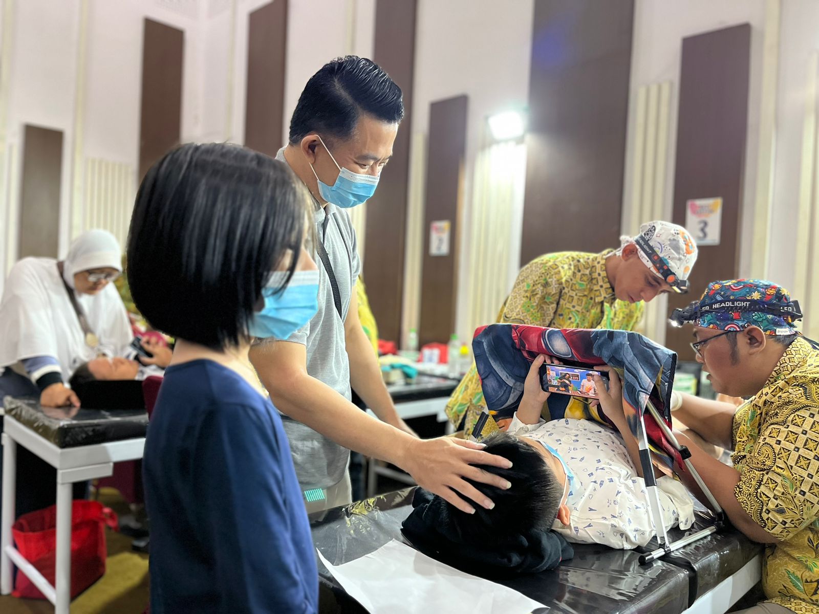 Khitan Massal dalam Rangka HUT Suara Surabaya - Suara Surabaya