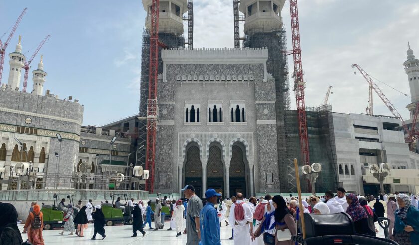Suasana Pelataran Masjidil Haram pada Pagi Hari - Suara Surabaya Suasana Pelataran Masjidil Haram pada Pagi Hari - Suara Surabaya