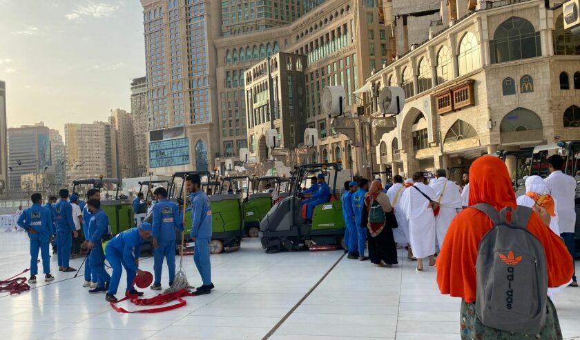 Suasana Pelataran Masjidil Haram pada Pagi Hari - Suara Surabaya Suasana Pelataran Masjidil Haram pada Pagi Hari - Suara Surabaya