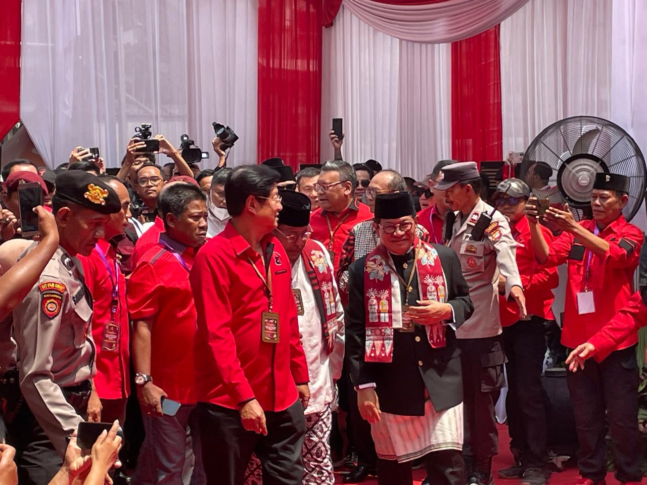 Pramono Anung-Rano Karno Resmi Daftar Cagub-Cawagub di KPUD Jakarta ... Pramono Anung-Rano Karno Resmi Daftar Cagub-Cawagub di KPUD Jakarta ...