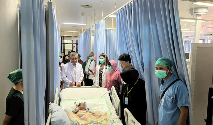 Dua Bayi Kembar Siam Dipisahkan