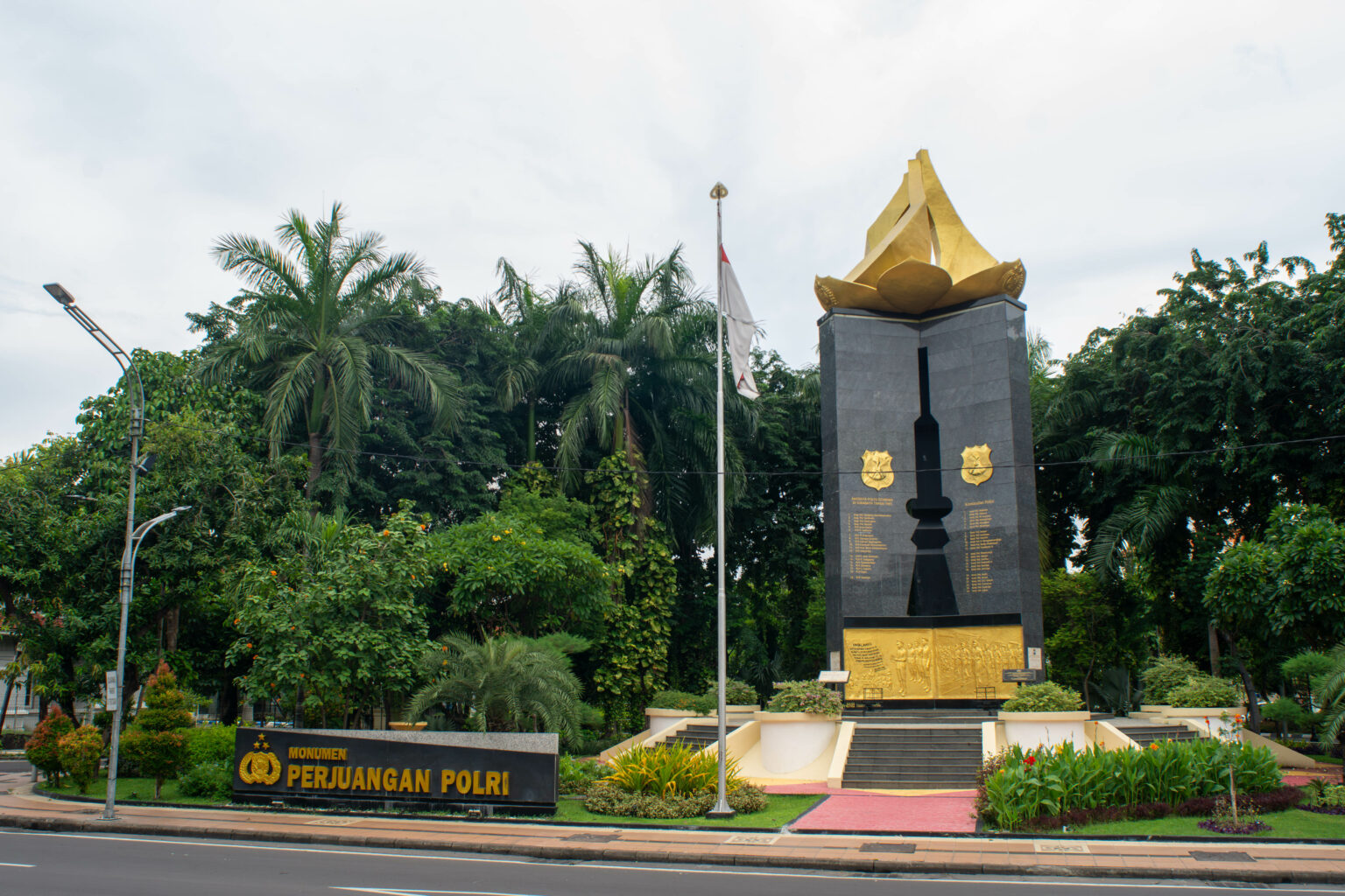 Dari Tugu Pahlawan hingga Jembatan Suramadu: Inilah 10 Ikon di Kota ...