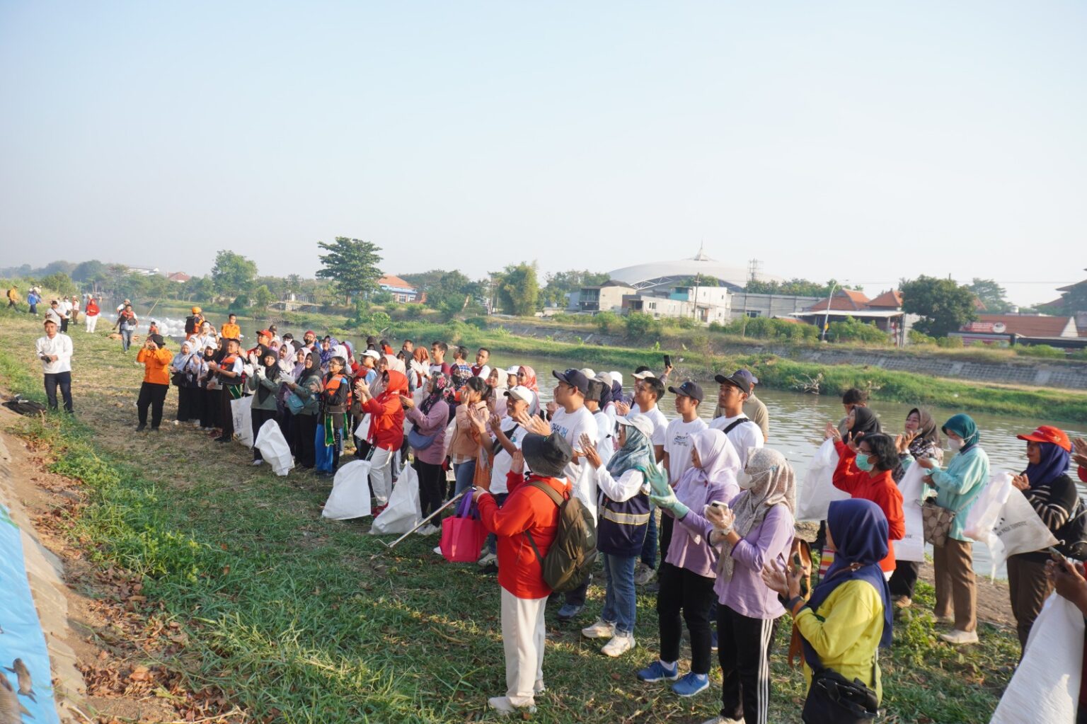 Rayakan Hari Konservasi Alam Nasional, Puluhan Ribu Ikan Grass Carp ...