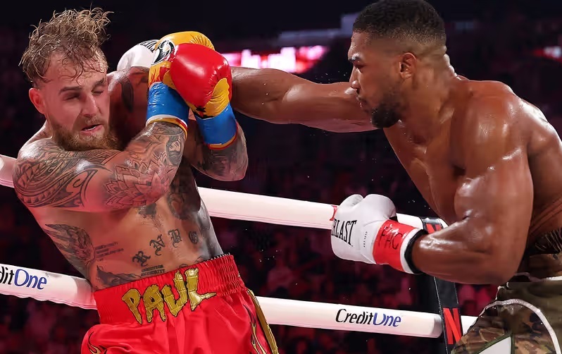 Jake Paul Tumbang, Anthony Joshua Menang KO Brutal di Miami - Suara ...