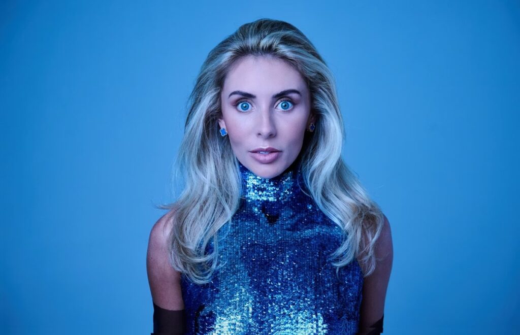 DPR Tegaskan Pelecehan Bonnie Blue Terhadap Bendera Merah Putih Tak ...