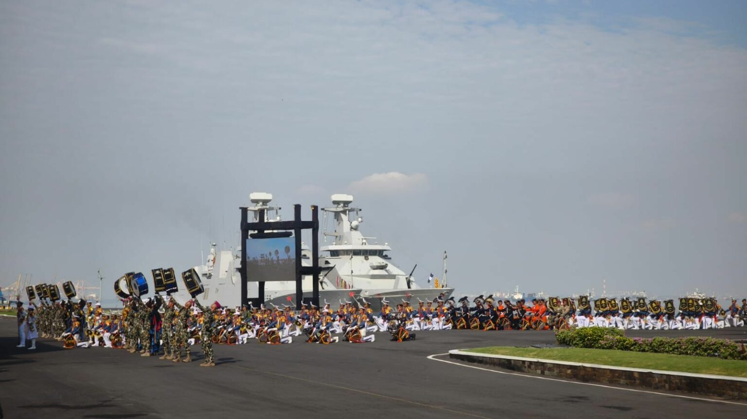 Gelar Upacara Hari Armada, TNI AL Komitmen Bantu Bencana Sumatra ...