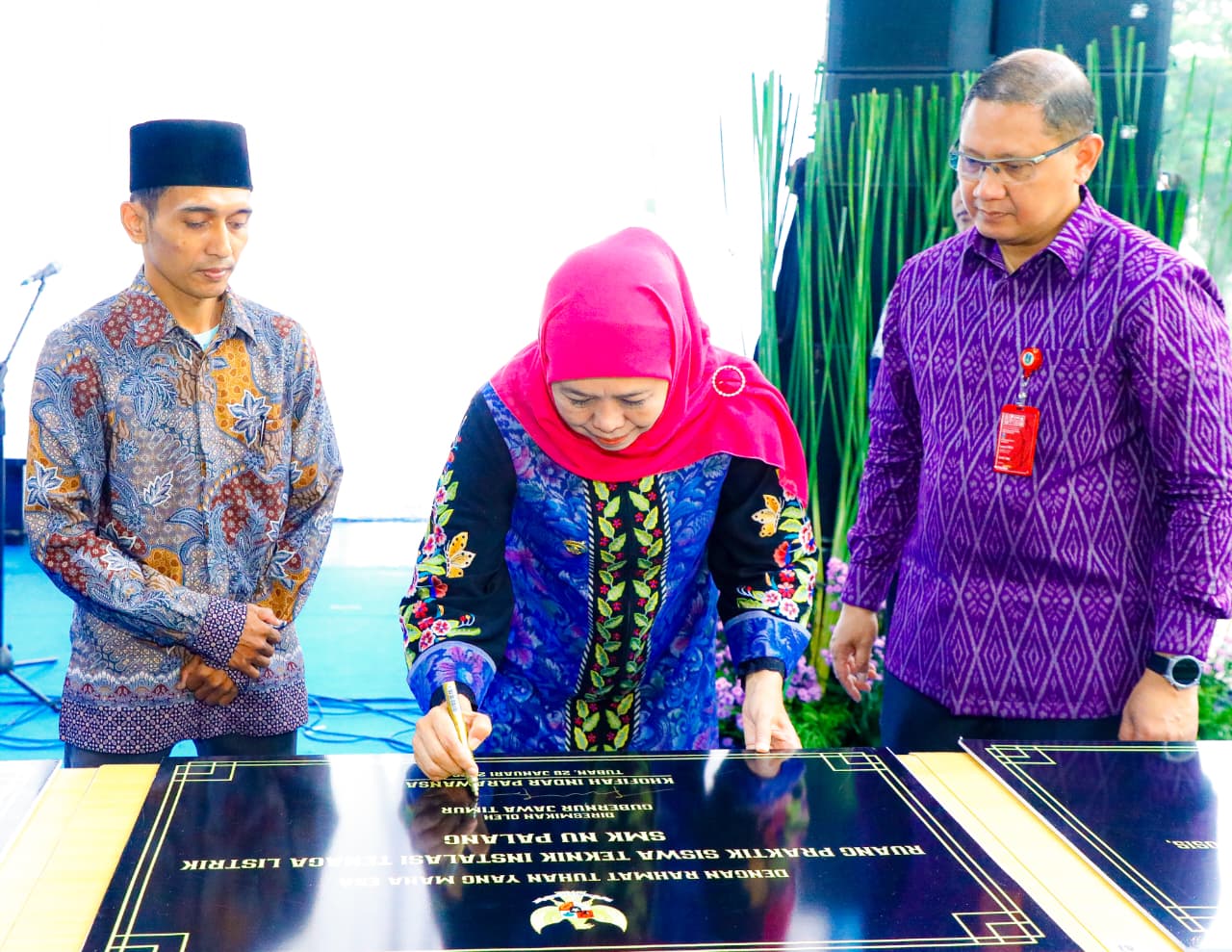 Khofifah Resmikan 52 Sekolah Hasil Revitalisasi dan Rehabilitasi di ...