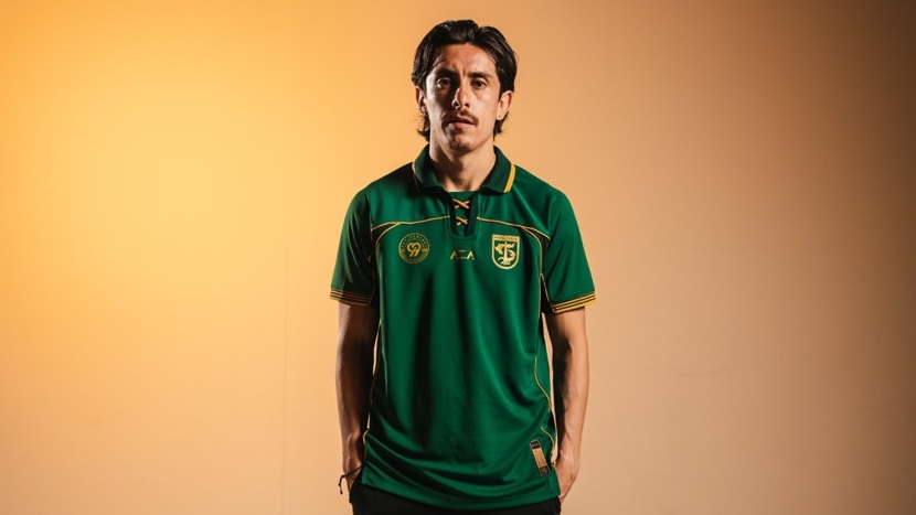Jersey Anniversary Persebaya ke-99 Diluncurkan, Simbol Cinta Bonek dan ...