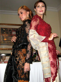 SONNY Memilih Kebaya Klasik-Modern – Suara Surabaya